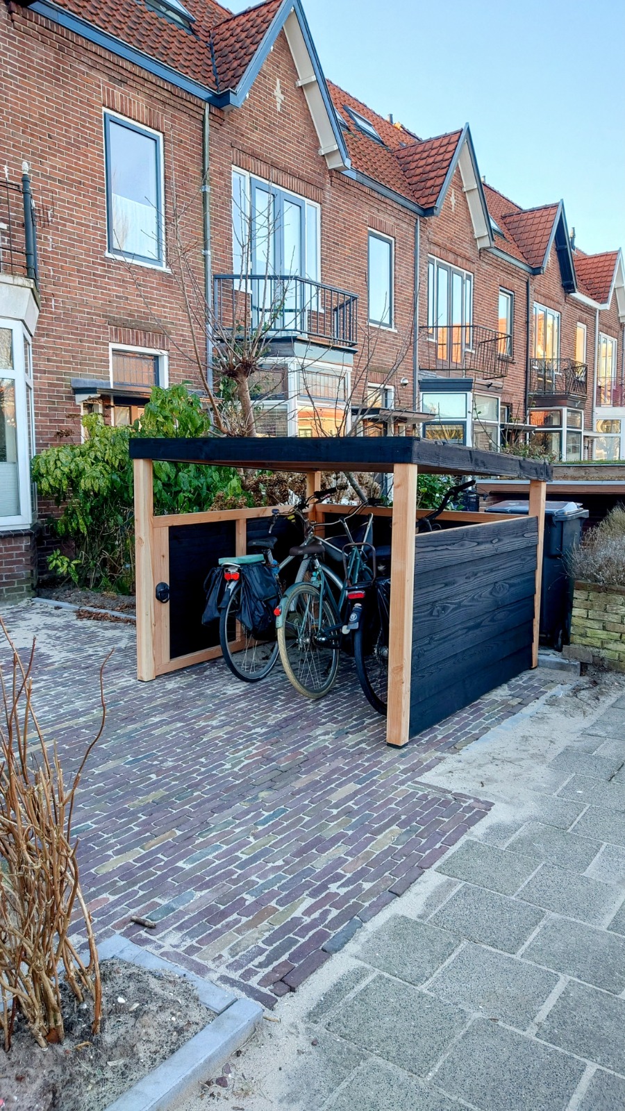 Fietsenschuurtje in voortuin in Haarlem - MYWOOD